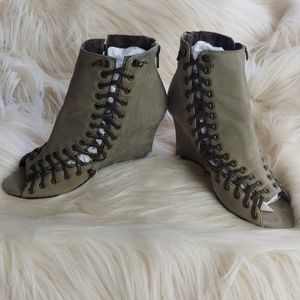 7 For All Mankind | Shoes | 7for All Mankind Taupe Green Marlo Open Toe ...